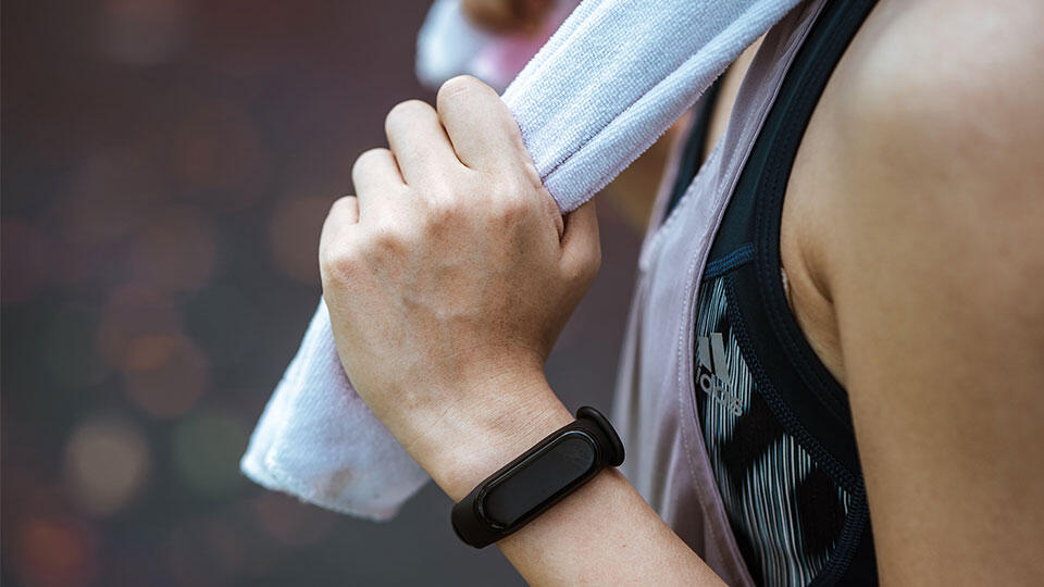 Do Sweat It! Wearable Microfluidic Sensor to Measure Lactate ...
